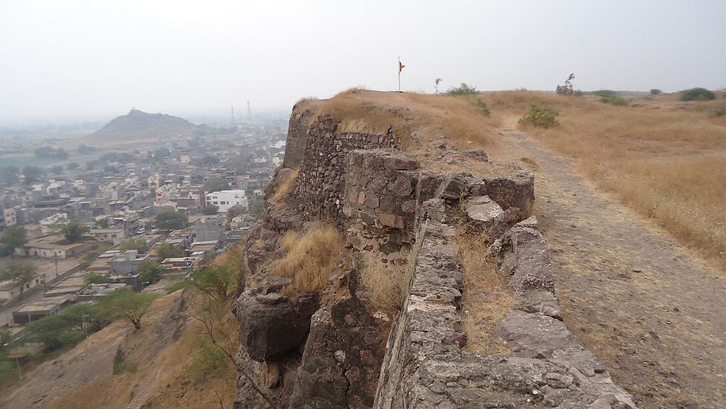 Songir Fort - Treks and Trails India
