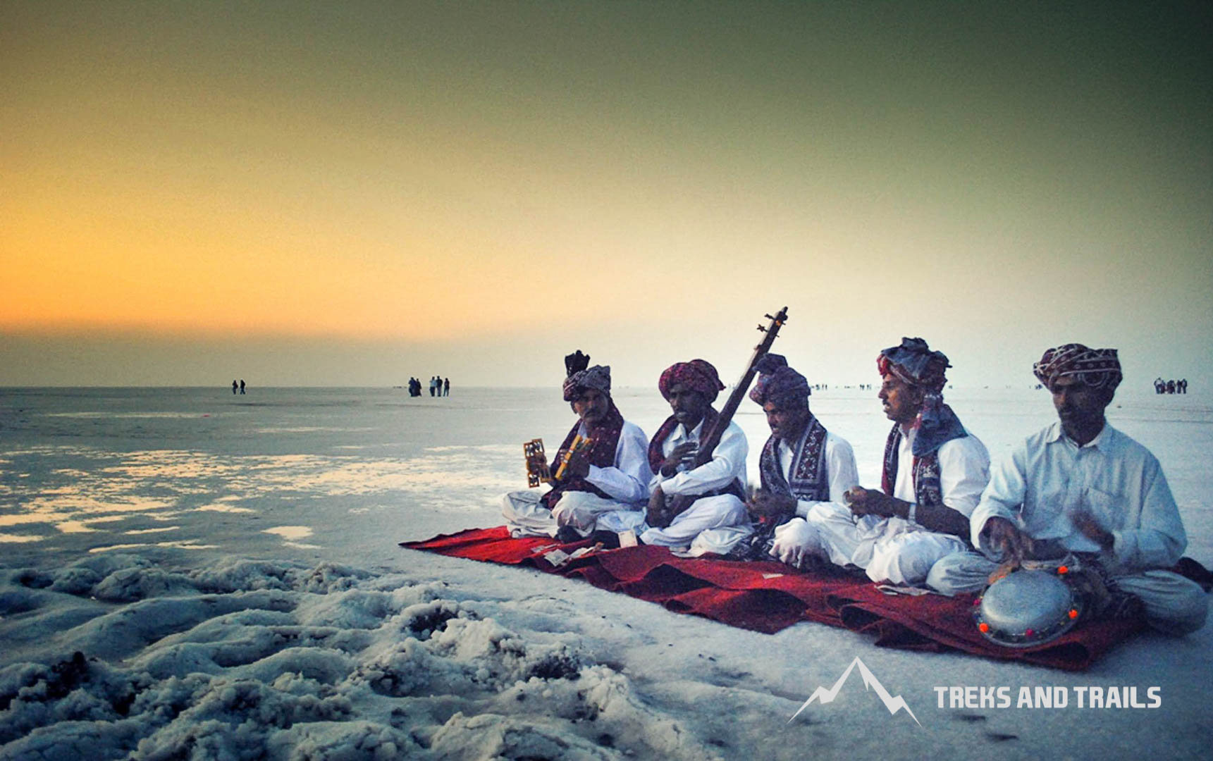 Rann of Kutch – Your Ultimate Full Moon Night Travel Guide - Treks and ...